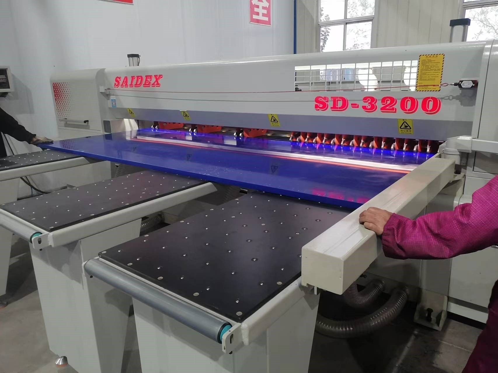 5000kg Precise CNC Acrylic Cutter Machine For Various / Length Cutting